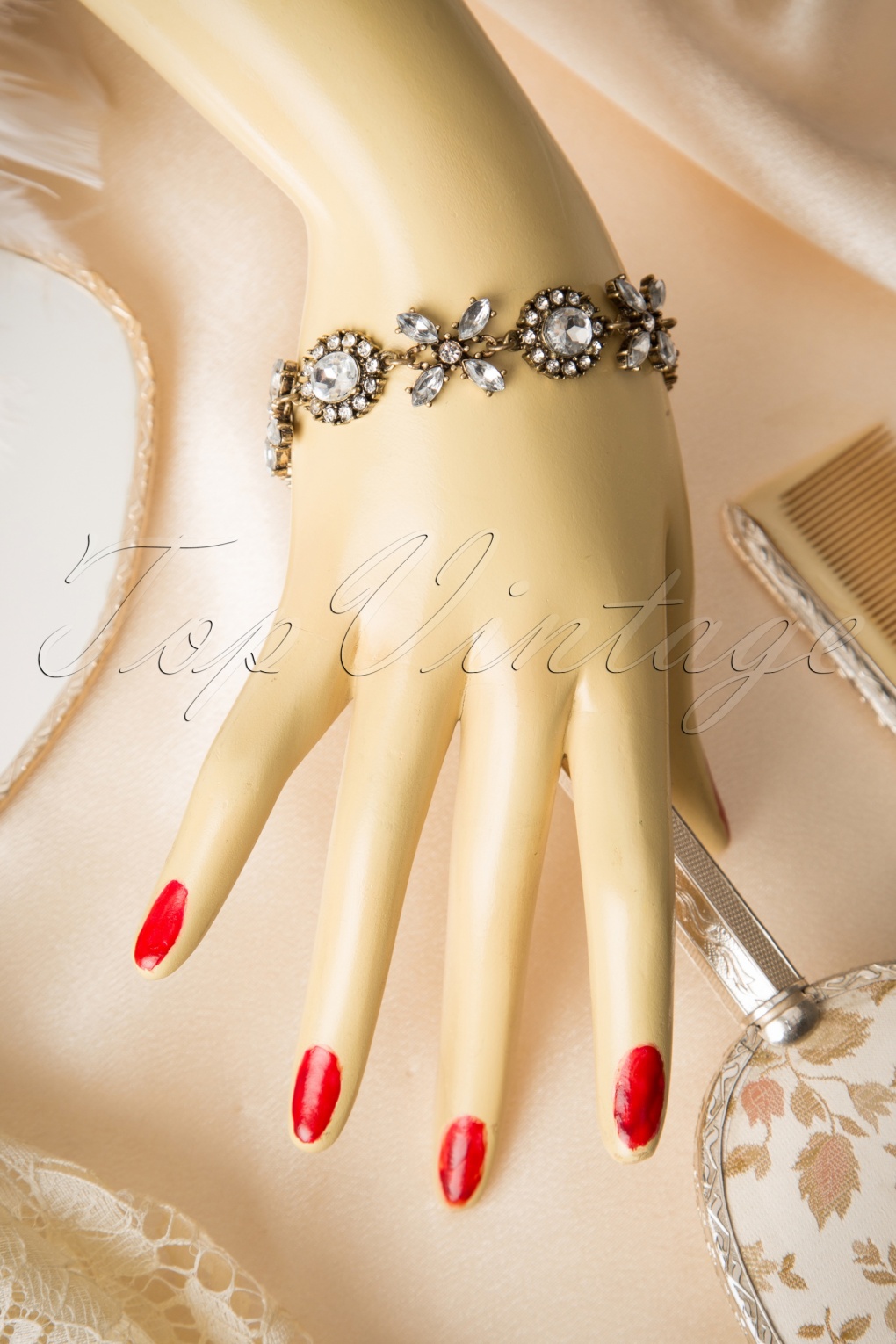 30s Bling It Up Bracelet in Antique Gold