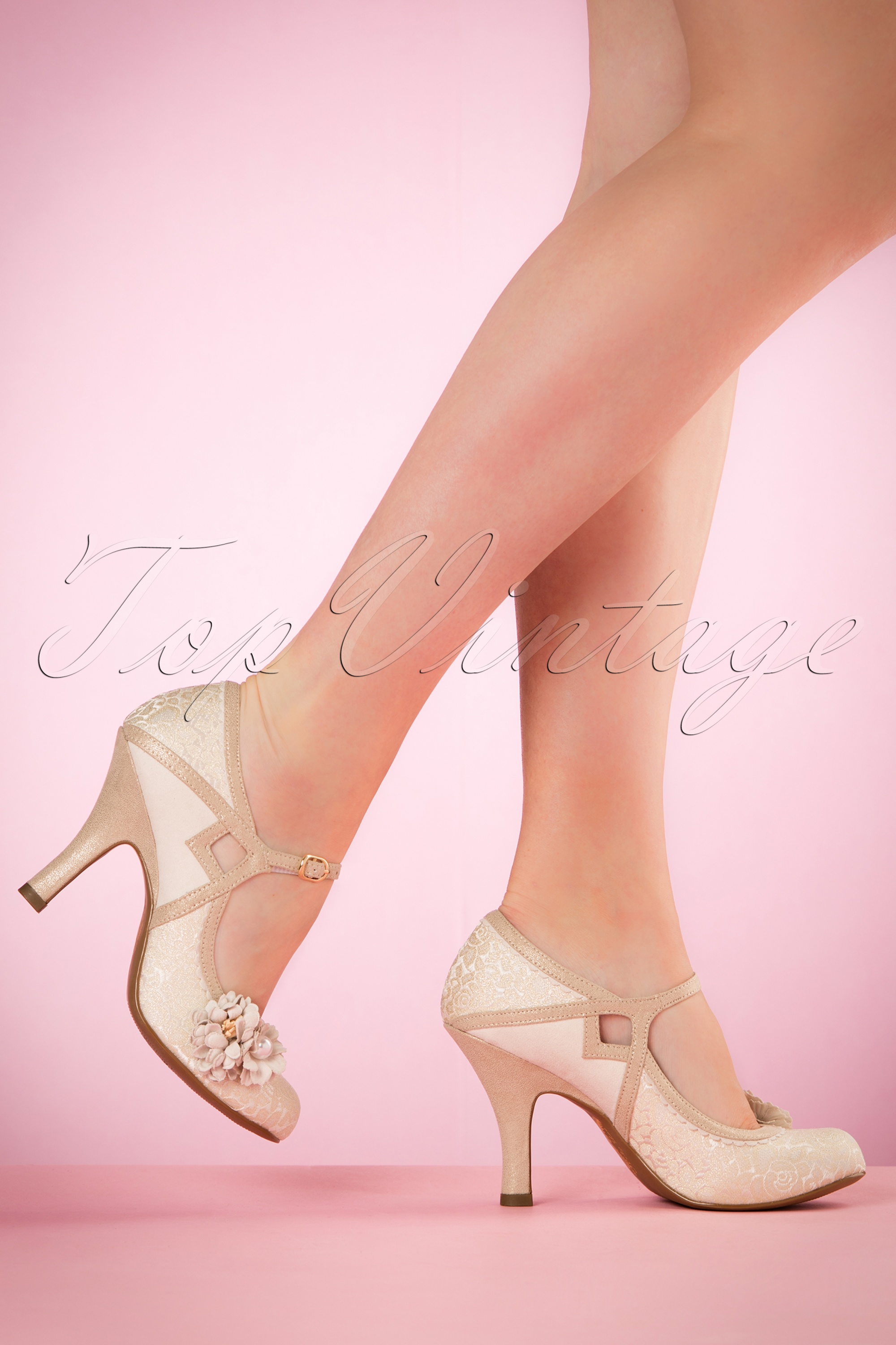 Ruby Shoo 50s Yasmin Pumps in Cream | Shop at Topvintage