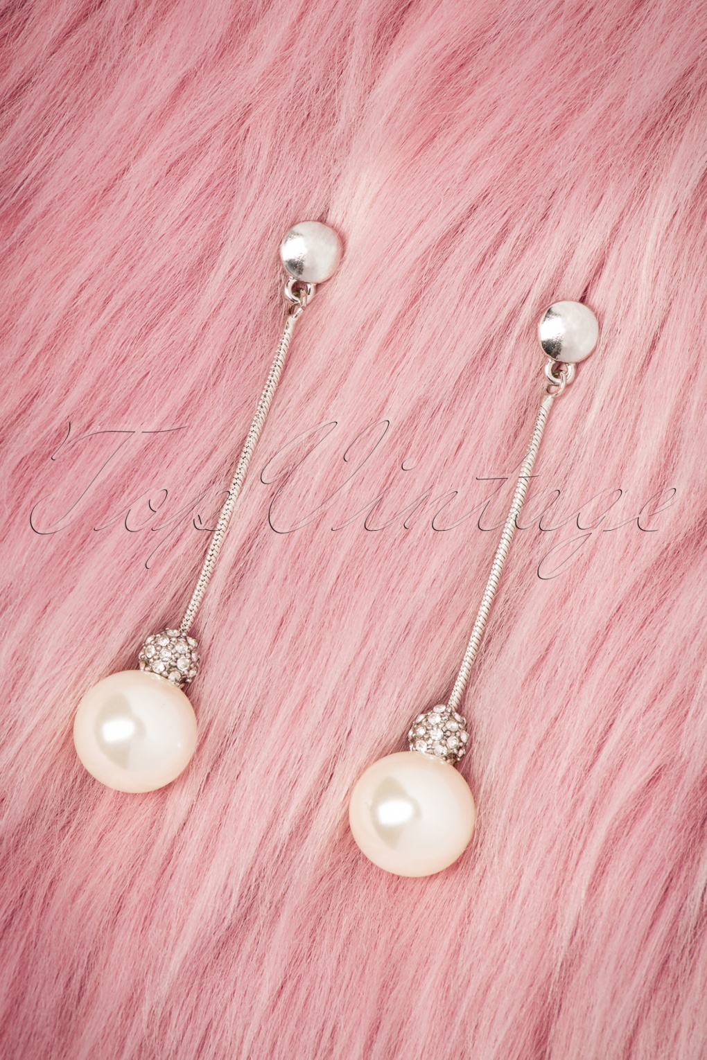 1950s Jewelry Styles and Trends to Wear Again