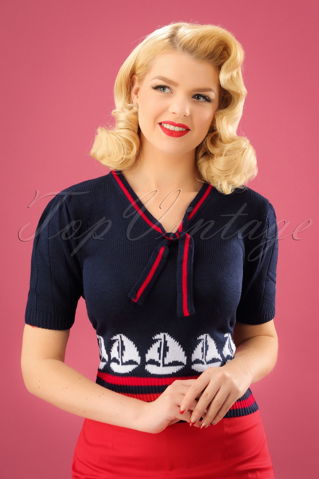 1940s Blouses: Button up, Crop, T -Shirt, & Peasant Top History