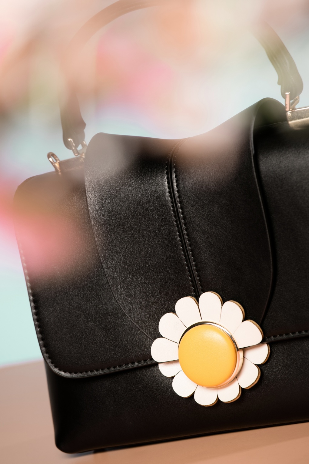60s Daisy Handbag in Black