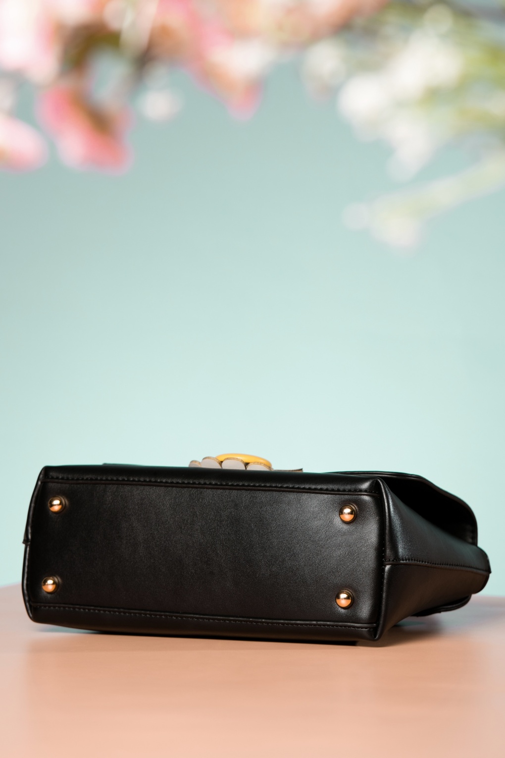 60s Daisy Handbag in Black