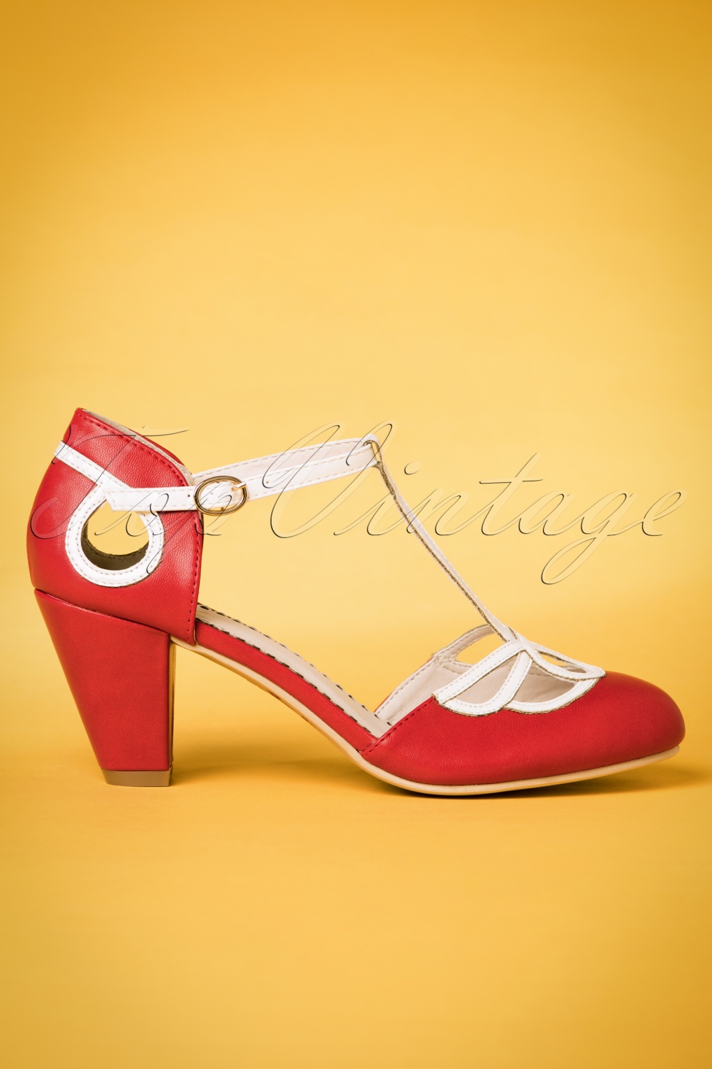 1960s Shoes: 8 Popular Shoe Styles