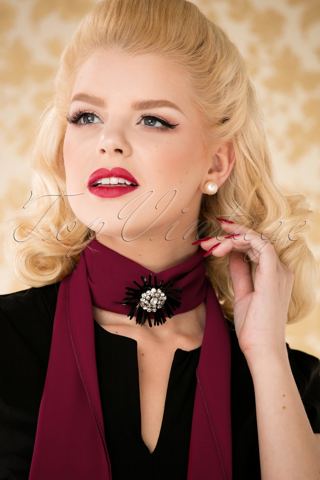 Vintage Scarves- New in the 1920s to 1960s Styles