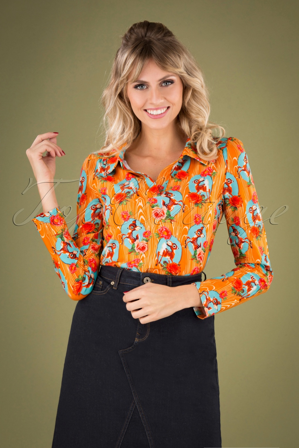 60s Nellie Kitschy Deer Shirt in Orange