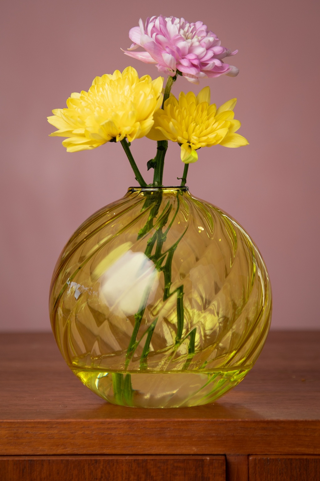 &Klevering Spiral Vase en Jaune | Acheter chez Topvintage