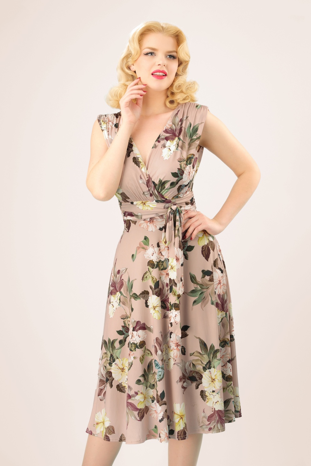 Vintage Chic for Topvintage 50s Jane Floral Midi Dress in Light Pink ...