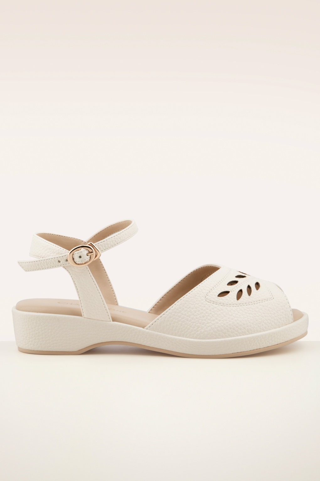 Charlie Stone Palermo Sandals in Off White | Topvintage