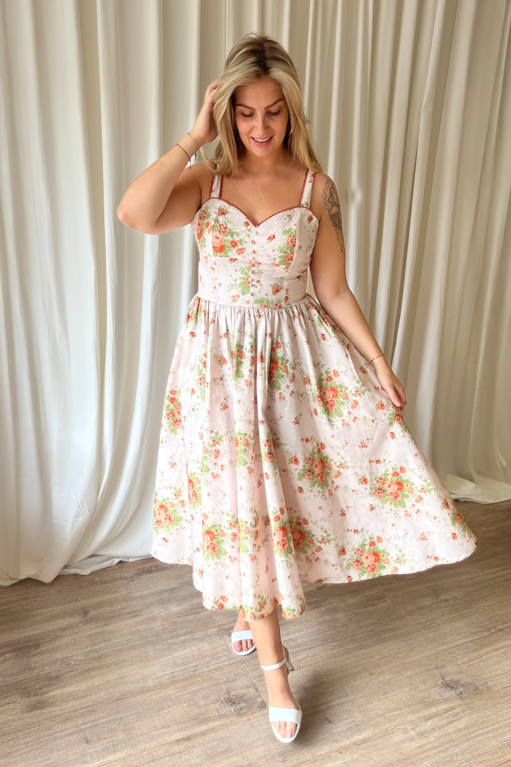 Timeless Bryson Floral Midi Dress in Powder Pink | Shop at Topvintage