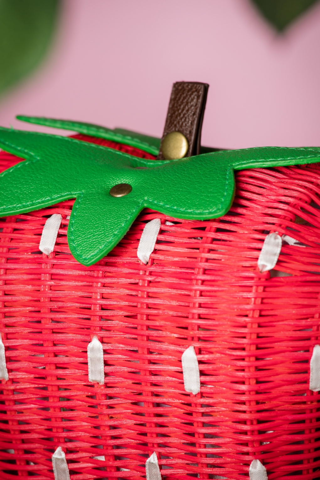 50s Juicy Strawberry Wicker Handbag